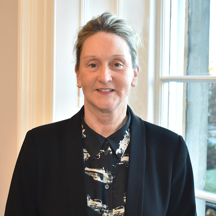 Donna Veitch - Accredited Paralegal, Private Client - Gillespie Macandrew